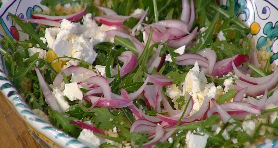 Салат из кускуса с апельсином, фетой и руколой — Пошаговый рецепт ...